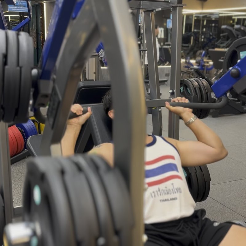 Shoulder Press Machine - Proper Form & Technique Guide | Gravitus